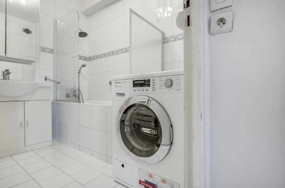 Rue Singer | TheSqua.re